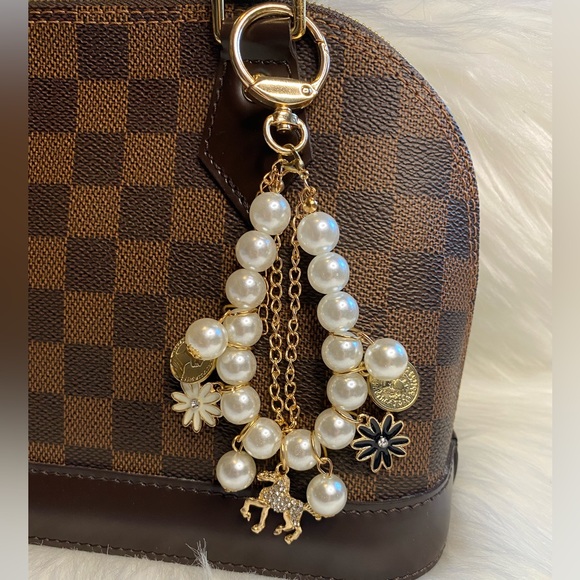 Accessories | Daisy Flowers Pearl Fantasy Bag Charm Keychain Handmade ...